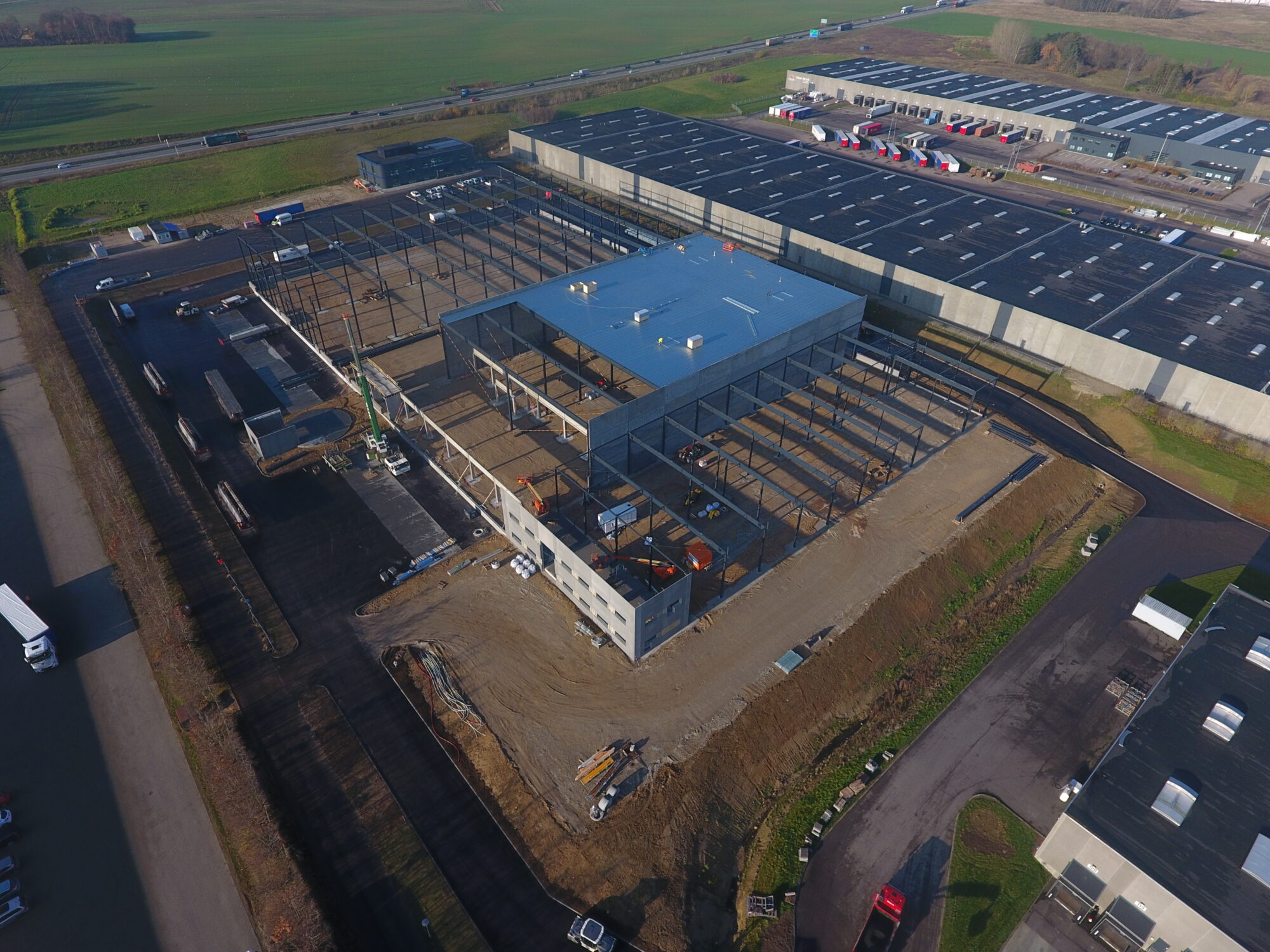 Højlager med automatisering, terminaler og administration - Dansk Hal